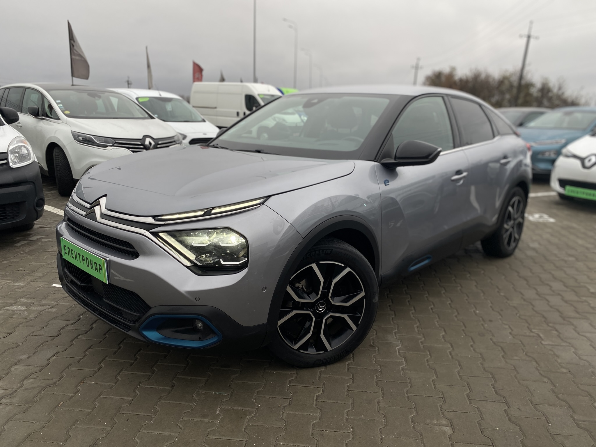 Купити Citroen E-C4 на Vin-Car.com. Автомобілі з Європи на Vin-Car. Лот ...